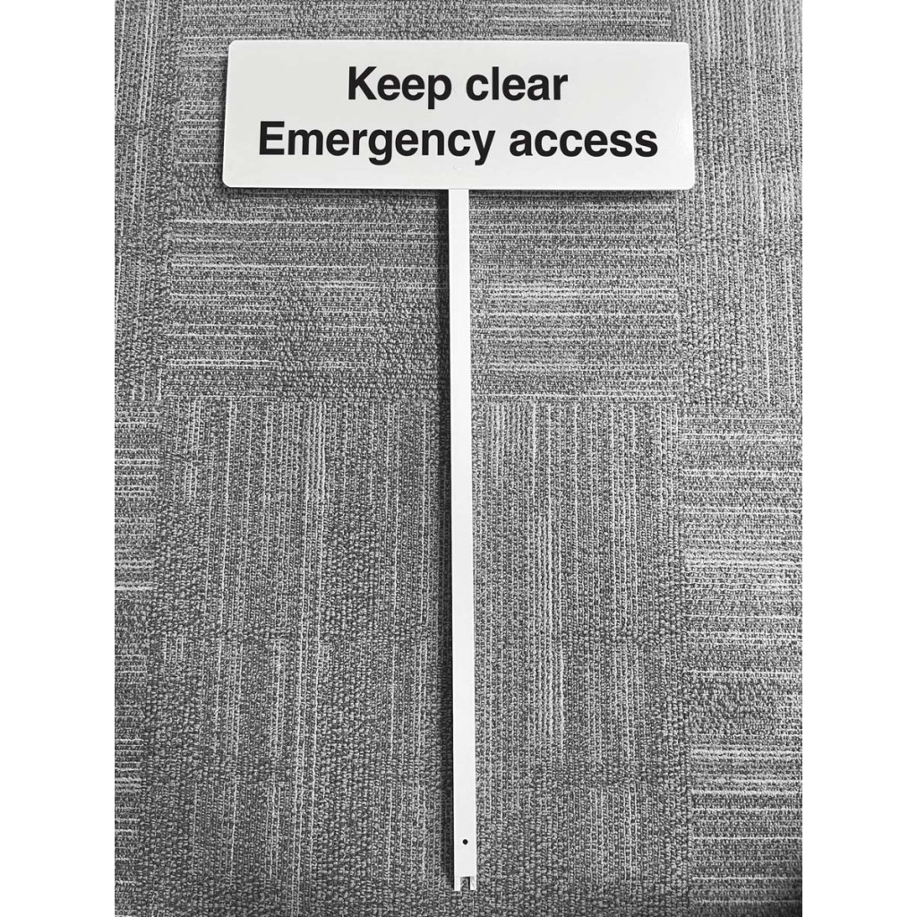 Keep Clear Emergency Access - Verge Sign c/w 800mm Post