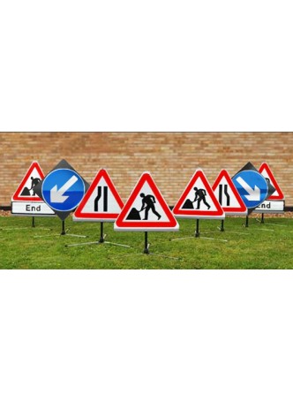 Chapter 8 Roll-Up Sign Kit (8 x 750mm Reflective Signs+Tripods in 2 Bags)