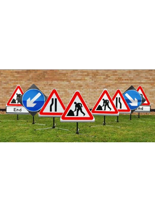 Chapter 8 Roll-Up Sign Kit (8 x 750mm Reflective Signs+Tripods in 2 Bags)